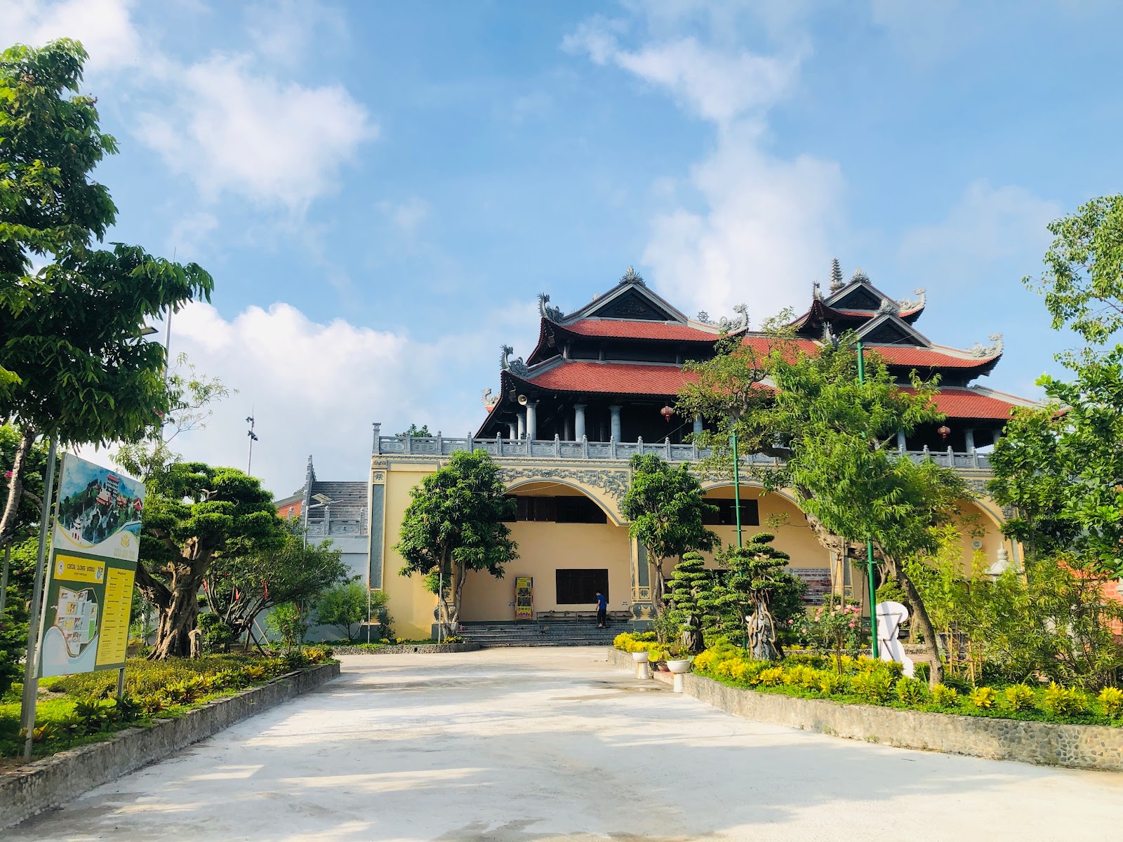 Chùa Long Hưng - chùa Phương Trạch